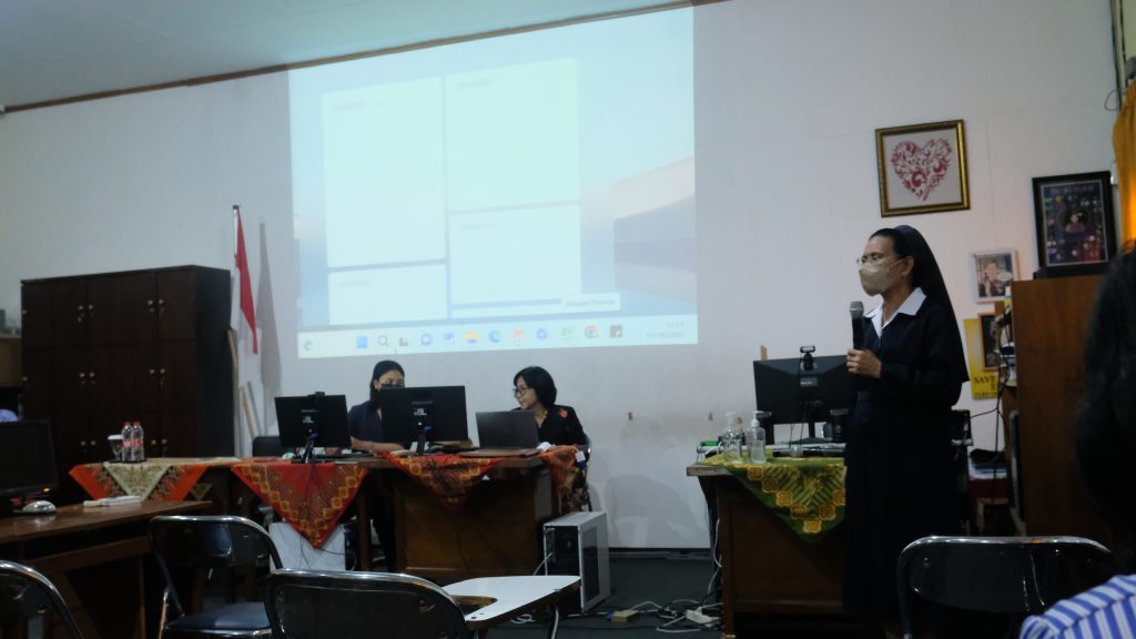 Pelatihan Pembuatan Modul Ajar untuk Pengajar SMPK Santa Maria 2 Malang ...